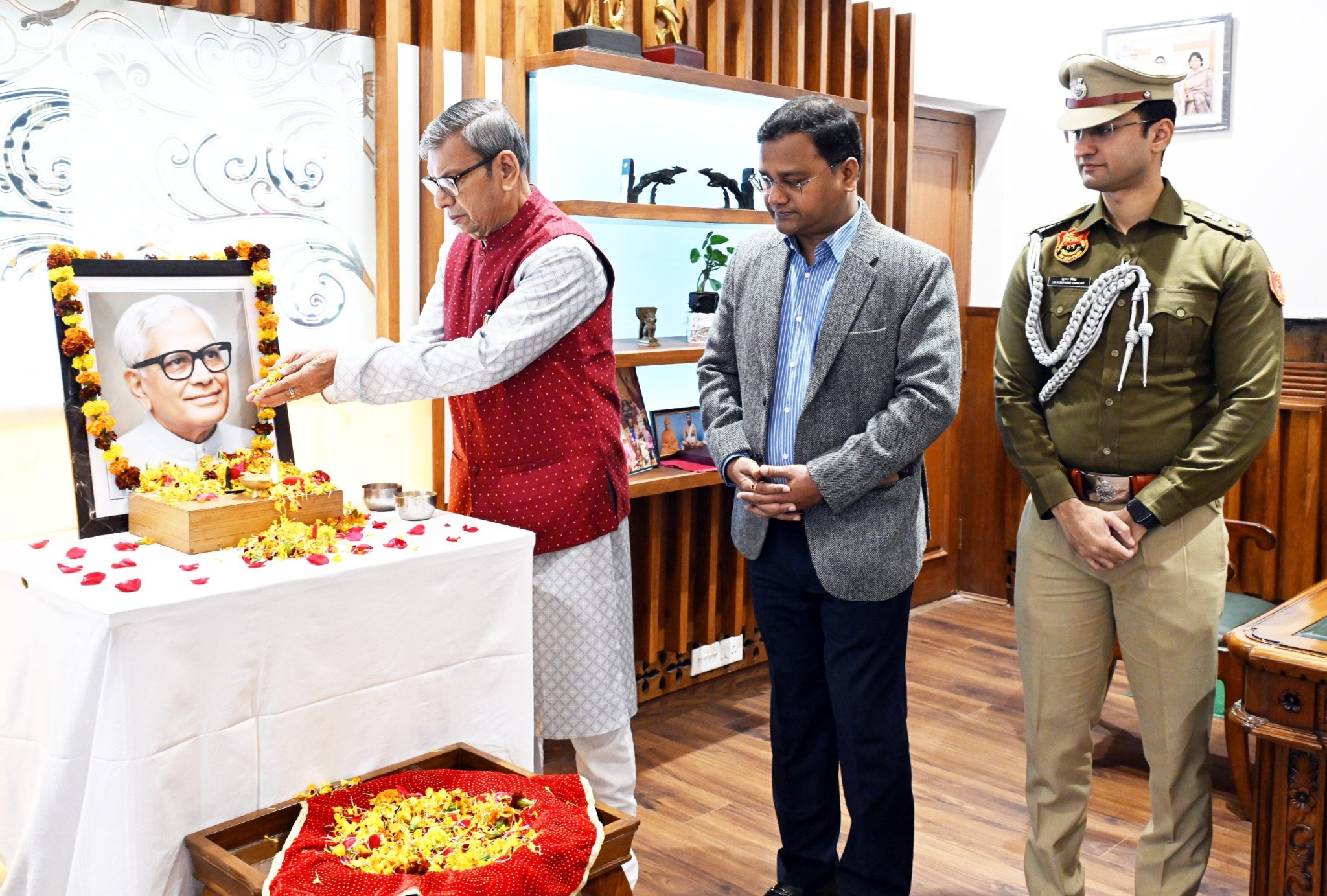 Prof Ashim Kumar Ghosh on Thursday paid his humble tribute to former President Shri R ...